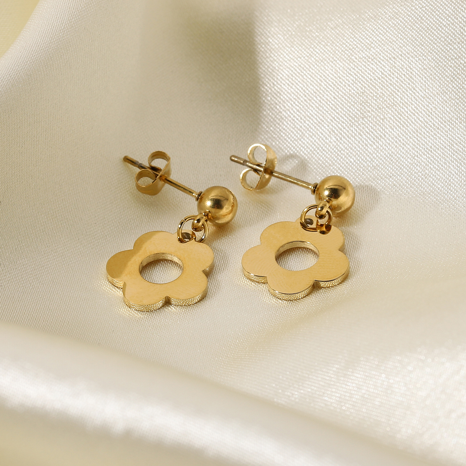 Lexi Flower Drops - TOFÉ JEWELS | Flutterwave Store