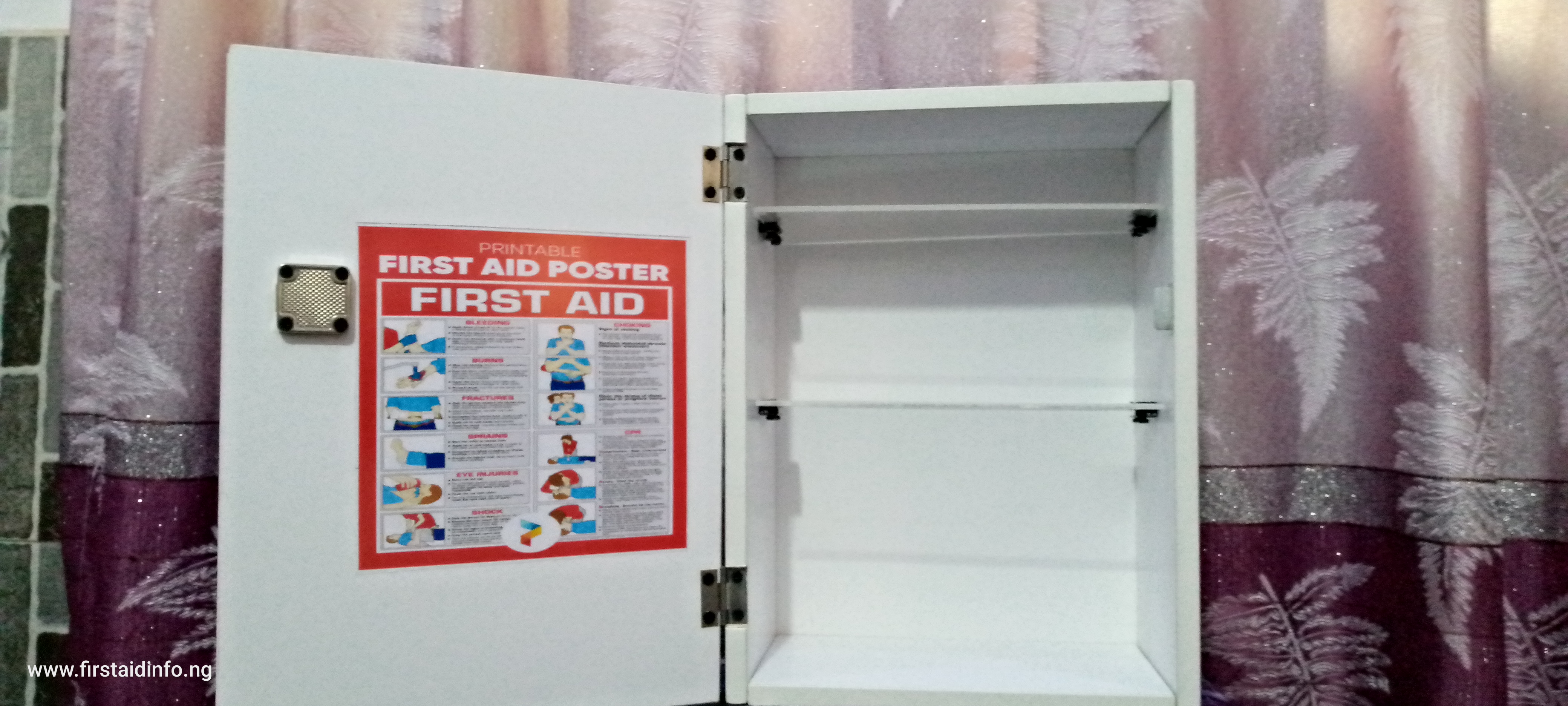 Wall Hanging First Aid Box (Medium) Empty - firstaidinfo.com Store ...